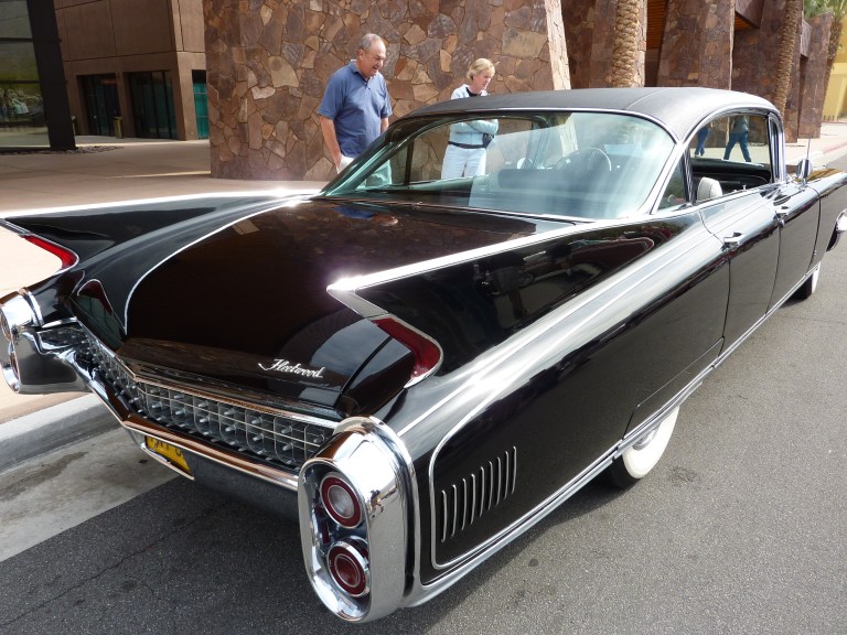 Vintage cars and mid-century furnishings rev things up at Palm Springs ...